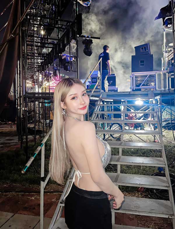 อาร์ตี้ ณัฐธิชา เน็ตไอดอลสาวสวย หน้าหวาน เสียงดี เซ็กซี่เกินห้ามใจ